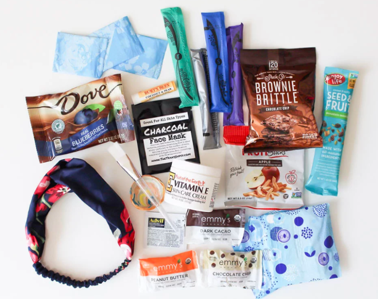 9 Feminine & Pampered Monthly Period Subscription Boxes